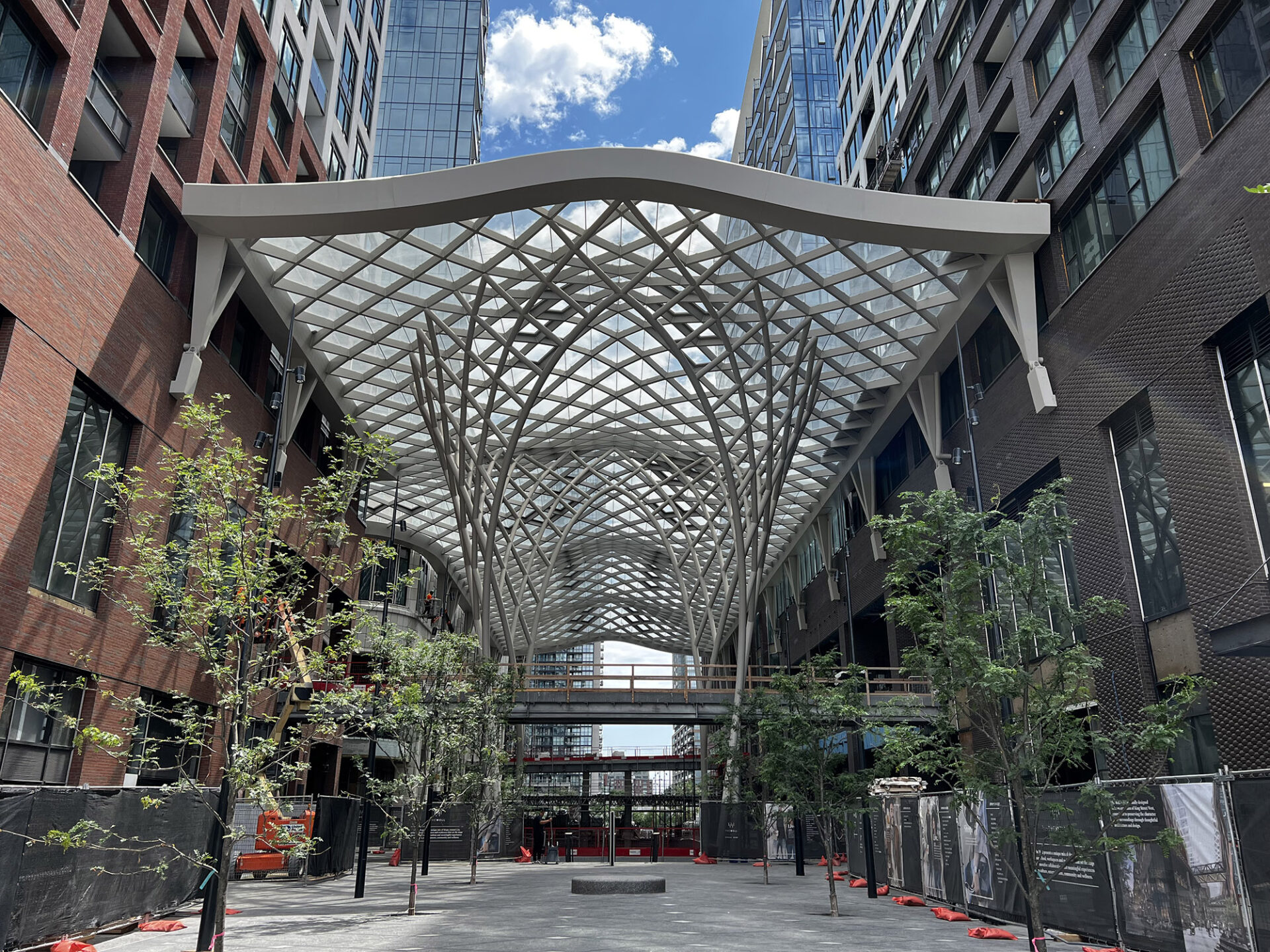Pushing the Glass Envelope - Bass Installation - Apeiron Construction